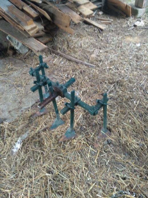 Plug okretač i plug za rahljenje za Labin progres veći model