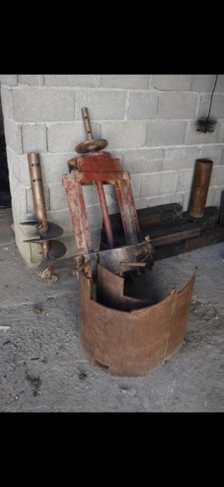 Stroj za bušenje bunara, rupa