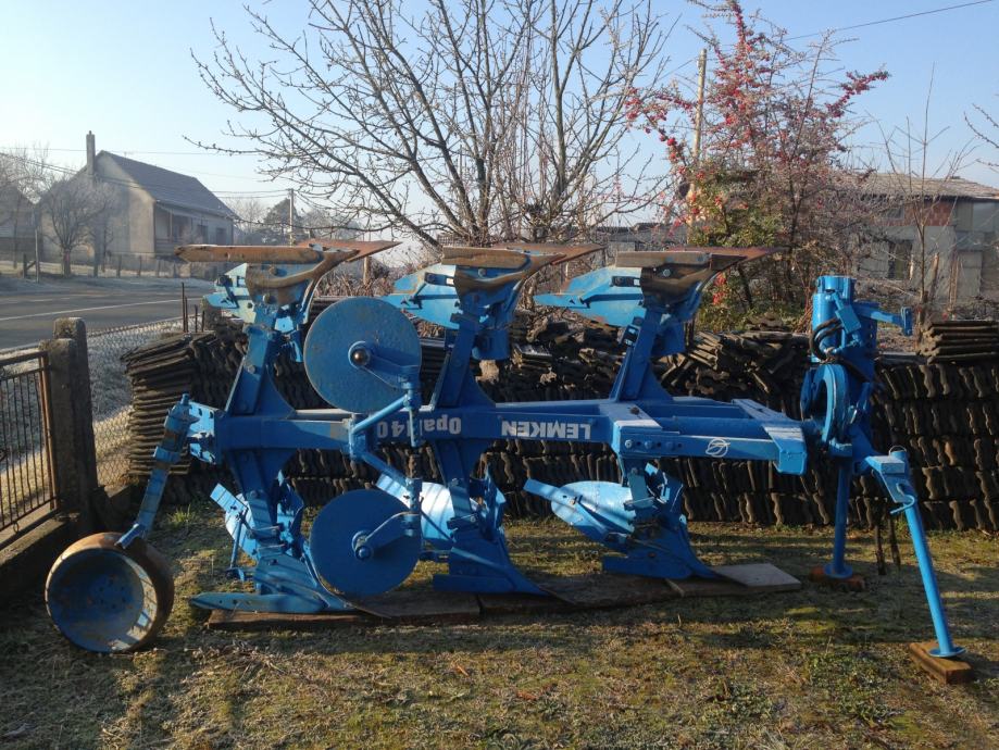 Trobrazni plug okretač Lemken Opal 140