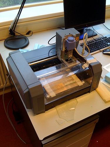 CNC stroj Roland Modela mdx-20