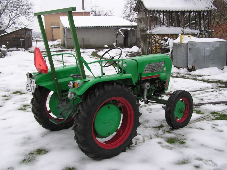 Traktor Holder B12