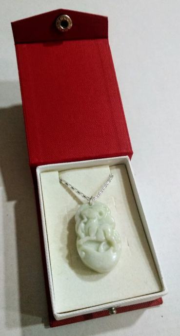 Kineski horoskop - privjesak od ŽADA - KOZA + posrebreni LANČIĆ