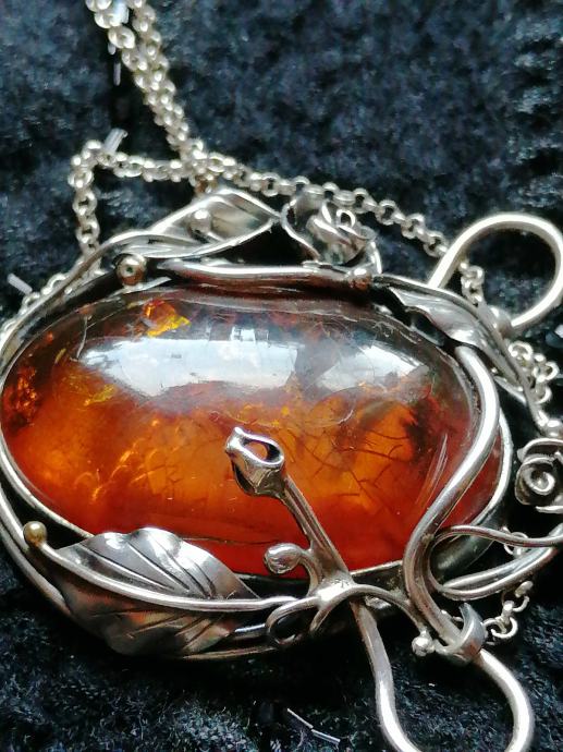 lancic sa privjeskom od jantara ,rucni rad,srebro 925,hitno 399kkn