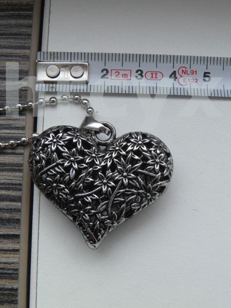 Lančić/ogrlica u obliku srca - VALENTINOVO + ukrasna KUTIJICA