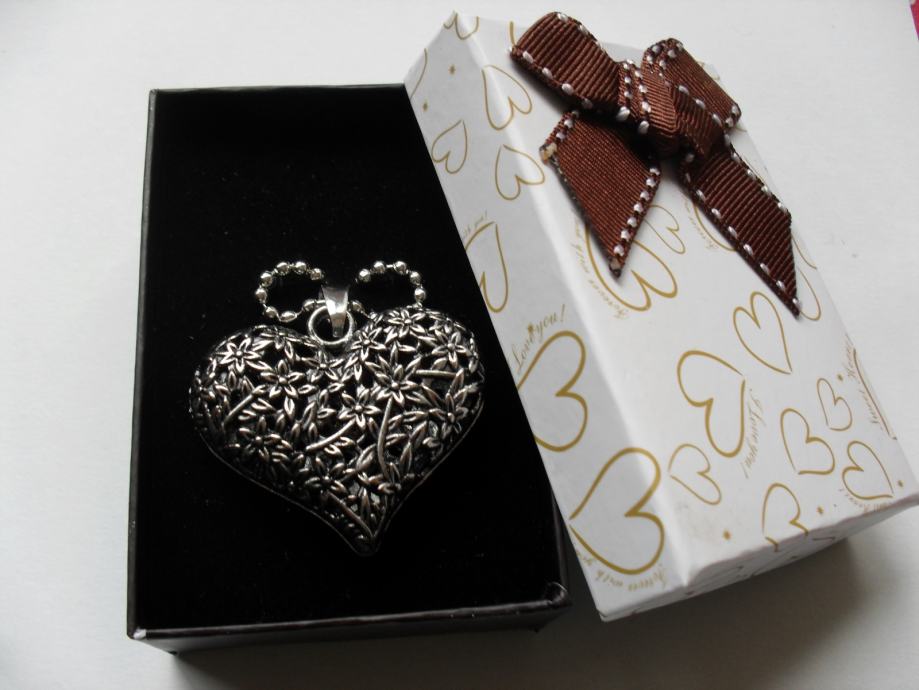 Lančić/ogrlica u obliku srca - VALENTINOVO + ukrasna KUTIJICA