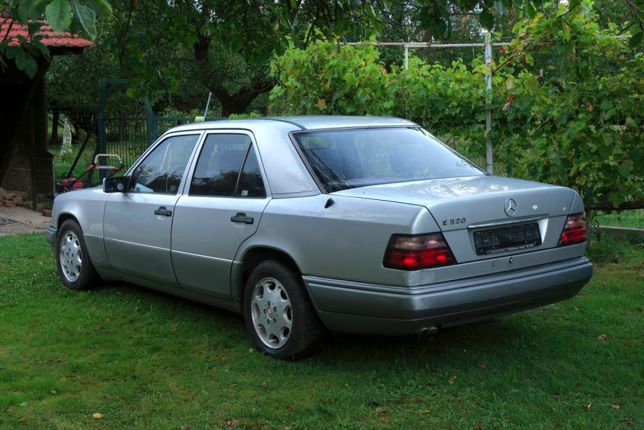 Mercedes E320 W124
