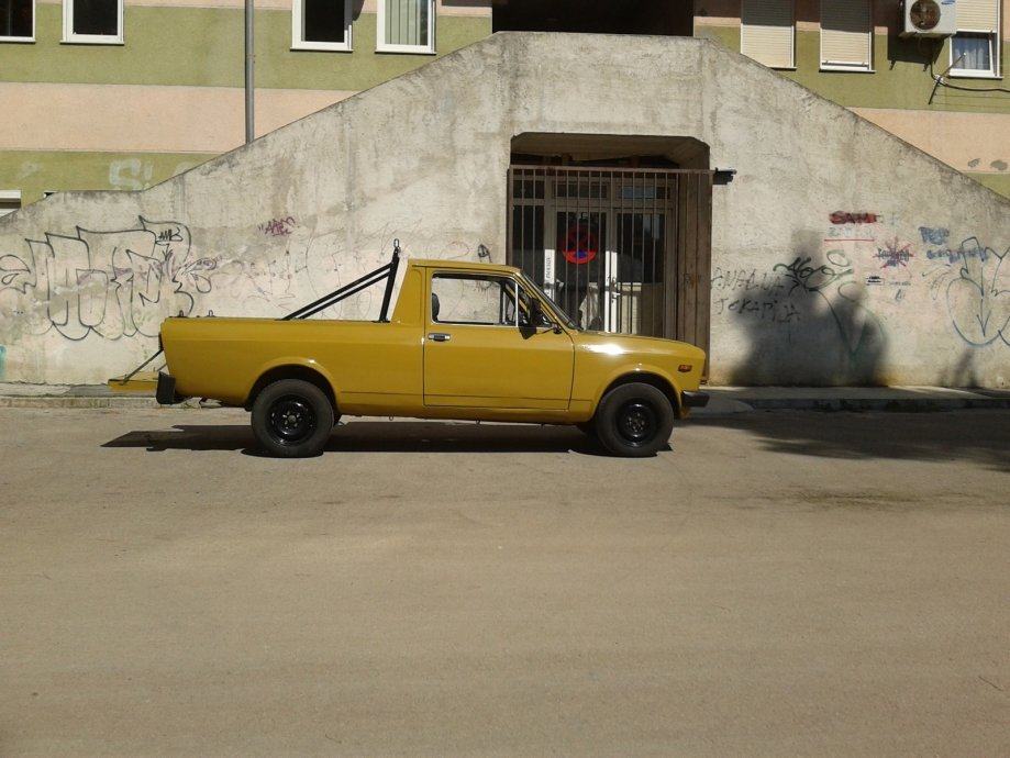 Zastava Poly pick up