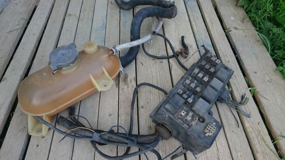 Bmw e21, kutija osigurača