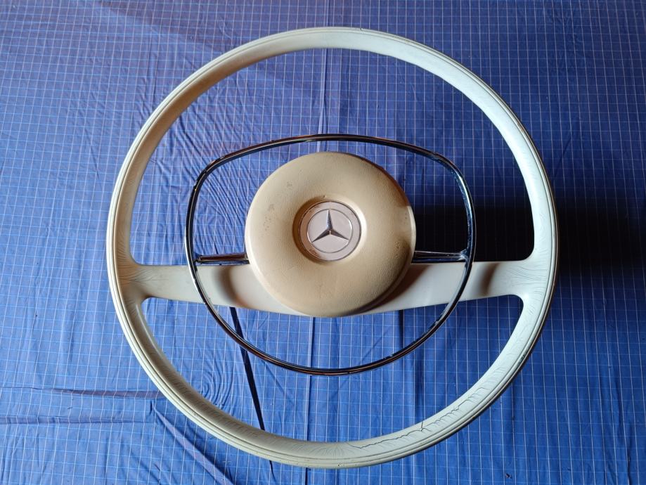 Mercedes-Benz oldtimer volan