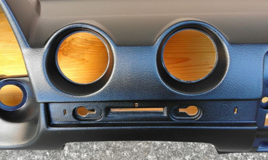 Mercedes W123 instrument tabla