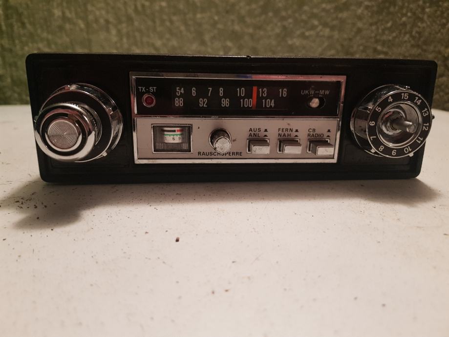 Starinski auto radio