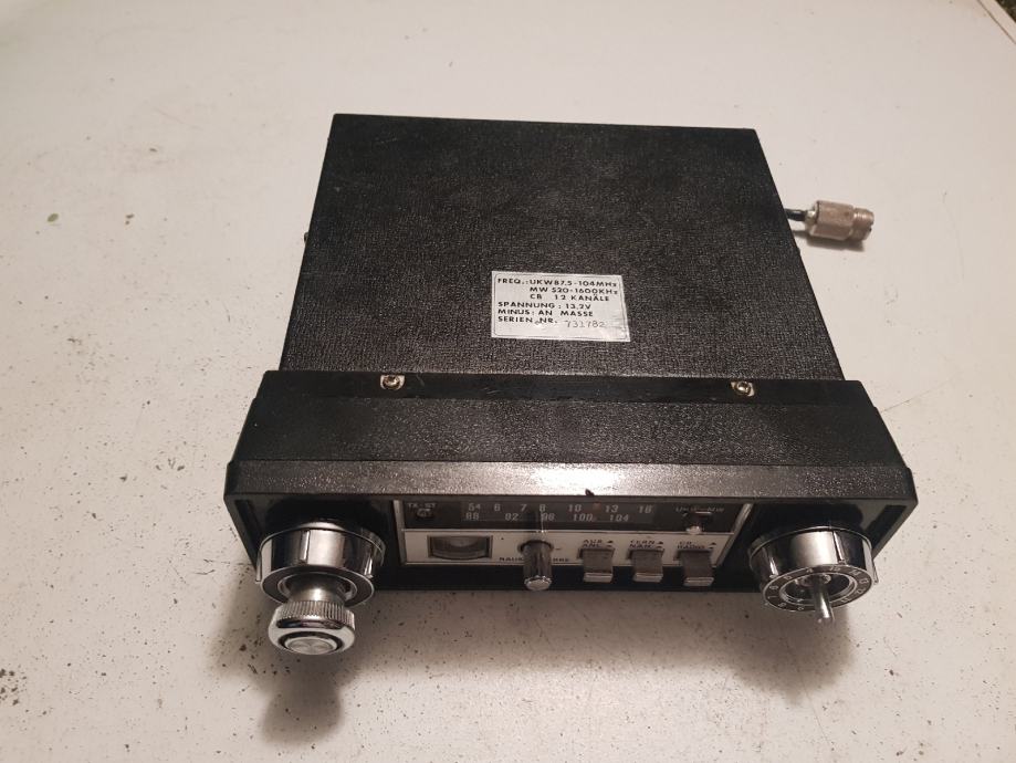 Starinski auto radio