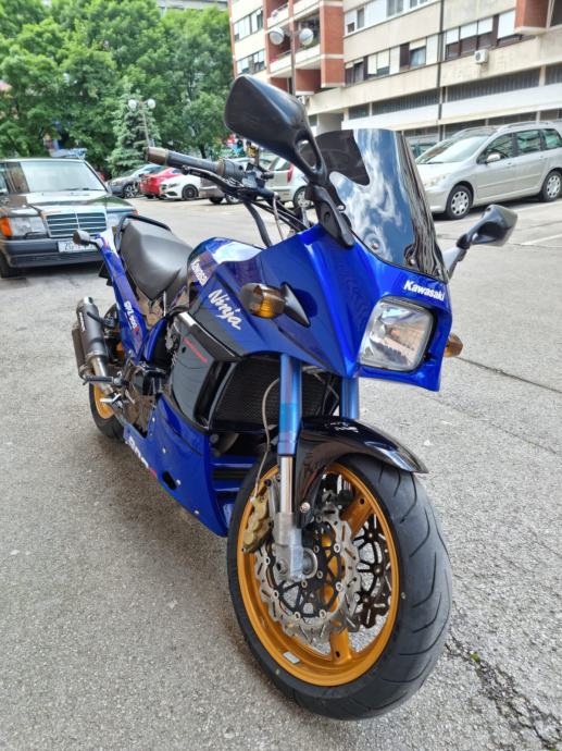 Kawasaki GPZ900R - Custom