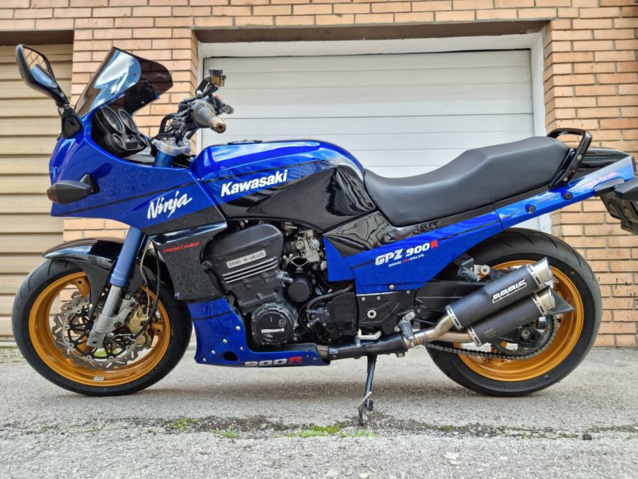 Kawasaki GPZ900R - Custom