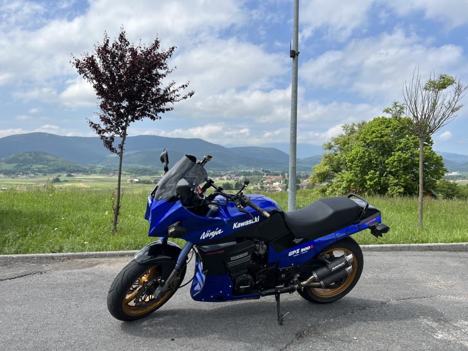 Kawasaki GPZ900R - Custom