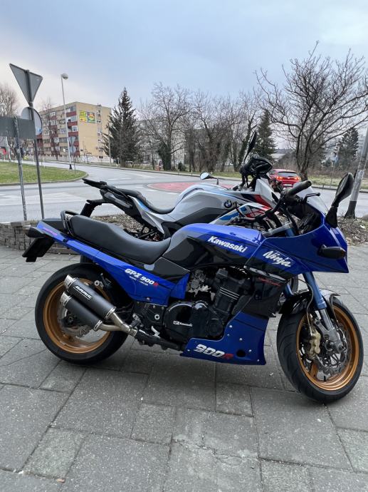 Kawasaki GPZ900R - Custom