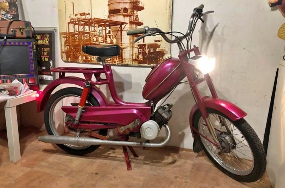 Tomos Laura remenaš