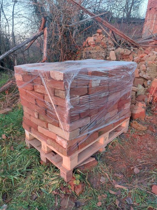 Cigla velika dim.29 x 14 x 7 cm,mogu manje količine, nemam prijevoz