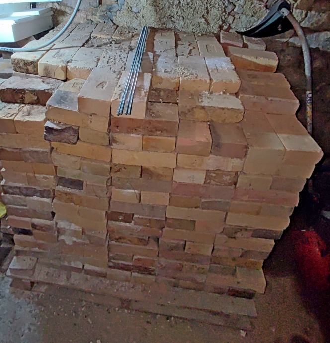 Šamotna opeka dimenzije 25 x 12,5 x 6,5cm