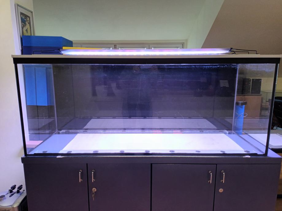 Akvarij 450L sa full opremom