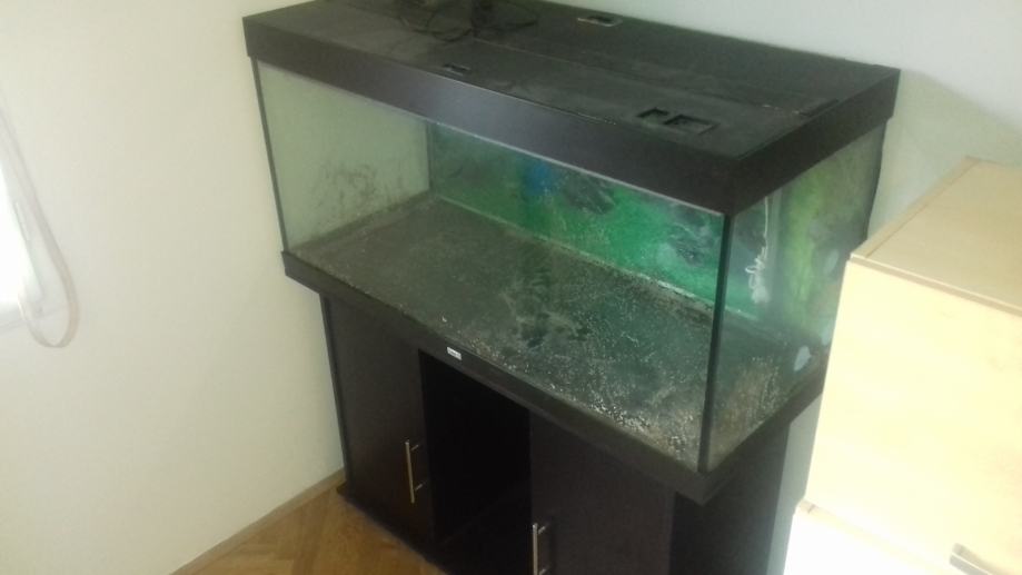 Akvarij Juwel 300, s originalnim postoljem i svom opremom