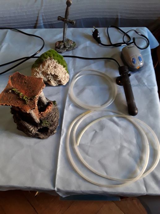 Akvarij za ribice i oprema