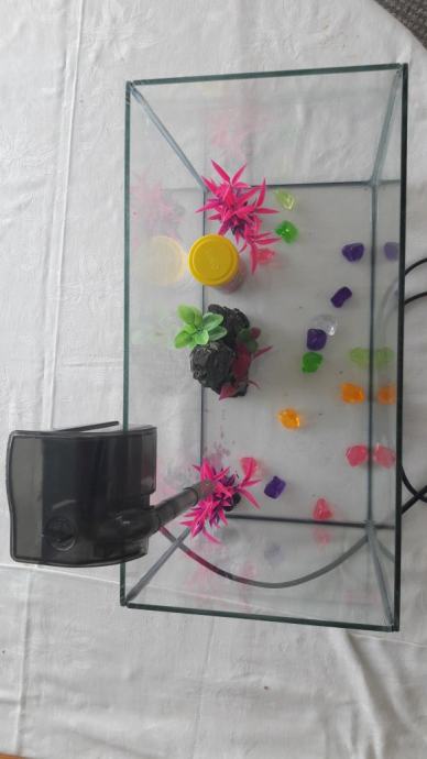 AKVARIJ ZA RIBICE- POVOLJNO!!!