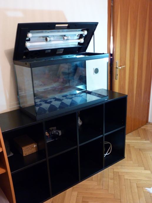 Prodajem akvarij Cayman 80 (120L)