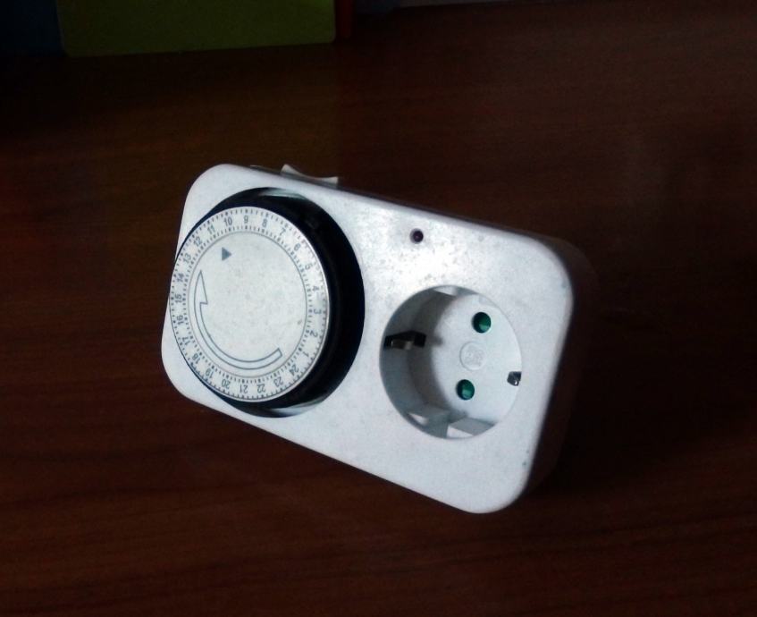 Mehanički vremenski prekidač za svjetlo u akvariju - timer, povoljno!