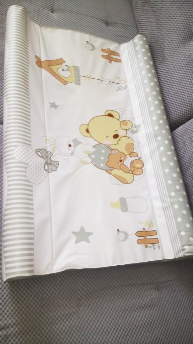 Podloga za presvlačenje bebe