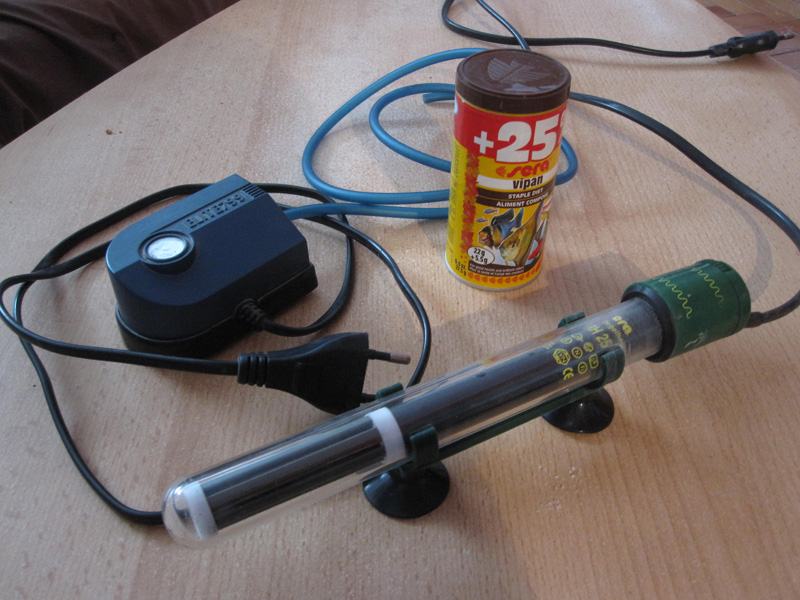 akvarij 50 l + kompletna oprema + ribice gratis