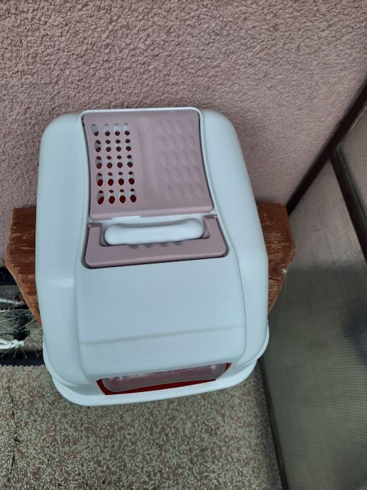 Zatvoreni WC za mace s lopaticom