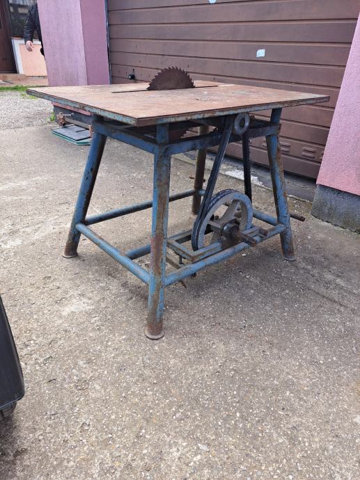 cirkular za drva traktorski