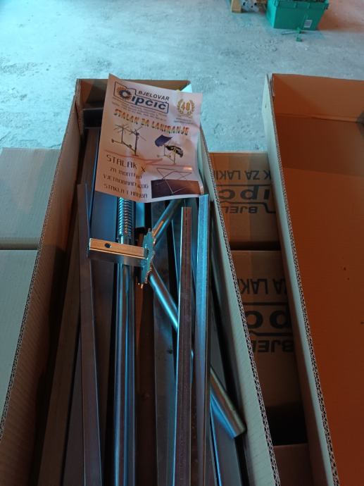 Stalak za auto lakirnice.