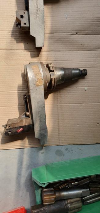 Alat za narezivanje utora za glodalice i cnc glodalice