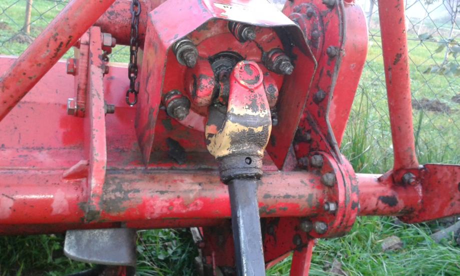 IMT traktorska freza