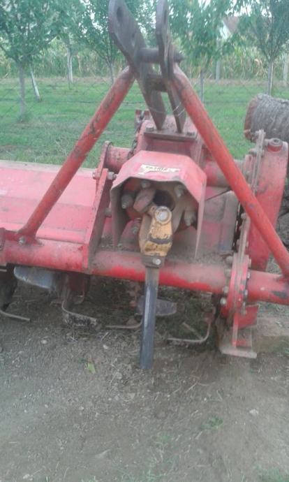 IMT traktorska freza