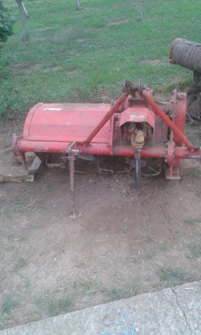 IMT traktorska freza