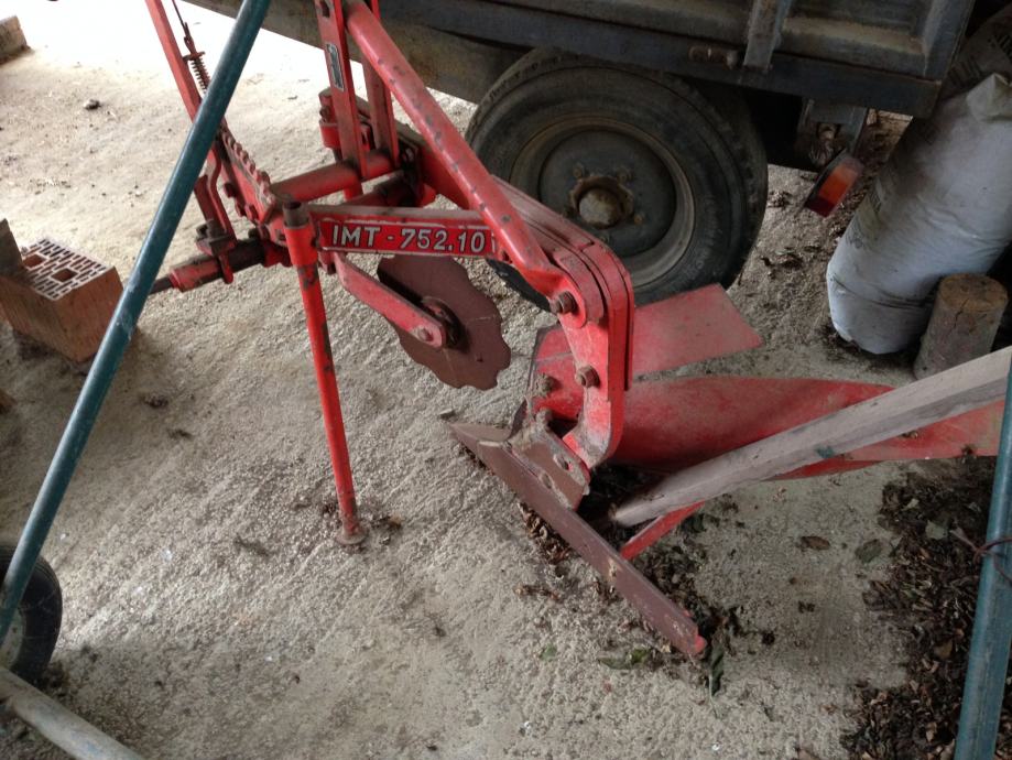 Jednobrazni Plug IMT 752.10