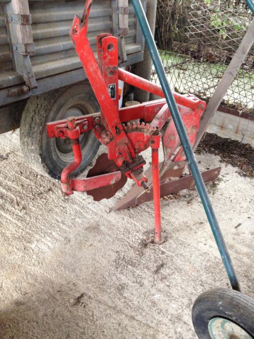 Jednobrazni Plug IMT 752.10