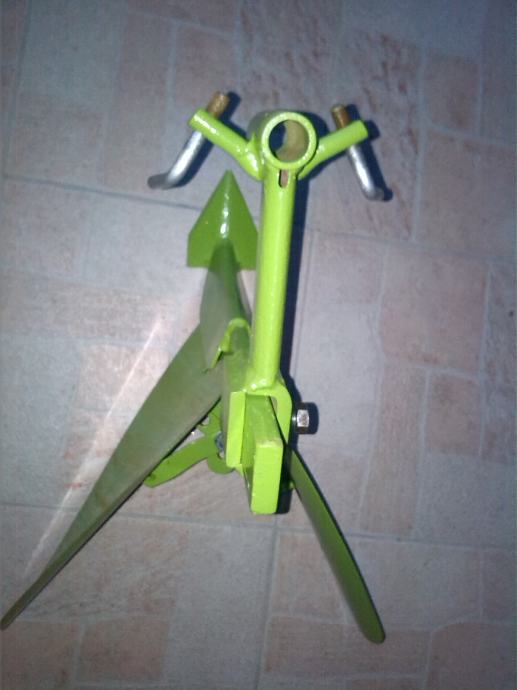 PLUG ZA RETKE-OGRTAČ IMT 506