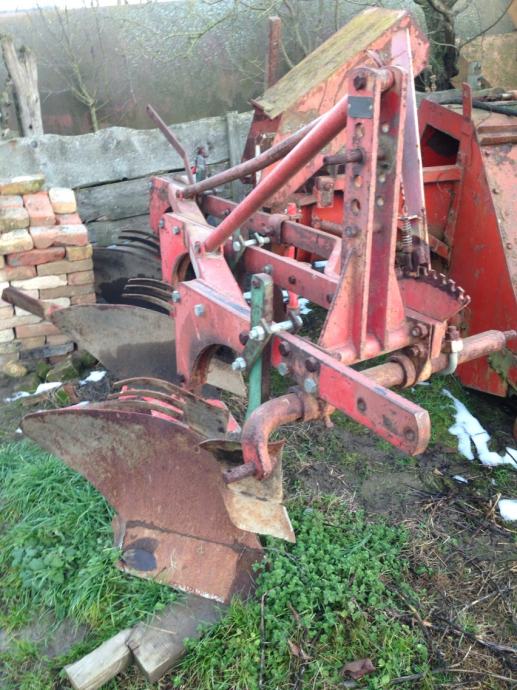 Plug trobrazdni IMT -757,