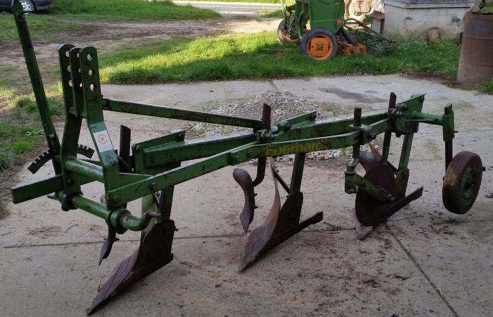 Plug trobrazni EBERHARDT