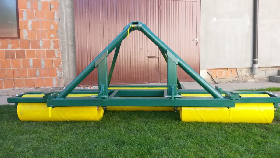 valjak za valjanje zemlje