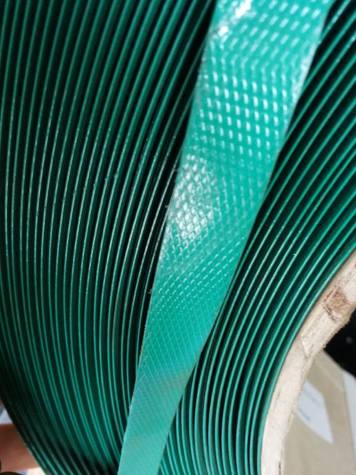 Traka za pakiranje robe - tvrda, hrapava (PET 9,2mm / 0,6mm / 3.000m)