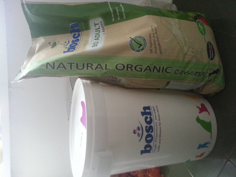 BOSCH BIO DOG FOOD PLUS APPLE (PSEĆA HRANA BOSCH BIO S JABUKOM)