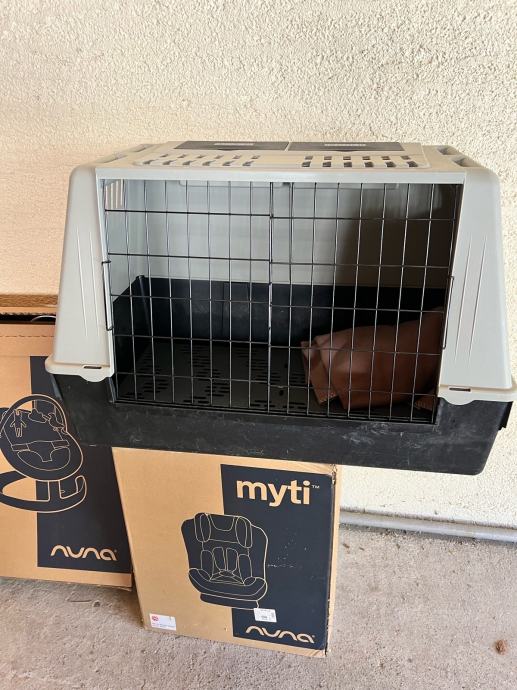 Box za psa transportni u odličnom stanju