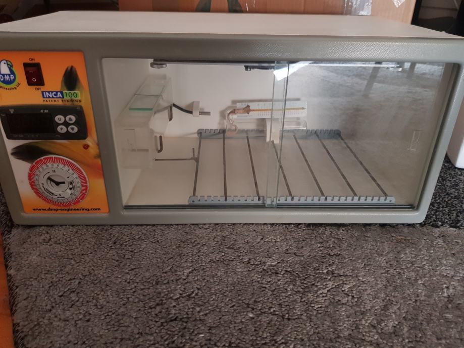 PROFESIONALAN INKUBATOR ZA JAJA EGZOTIČNIH PTICA INCA 100