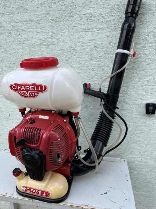 Motorna prskalica Cifarelli za prskanje vinograda