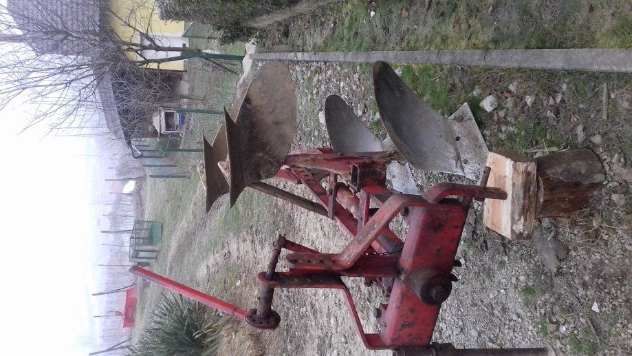 Okretač plug dvobrazni